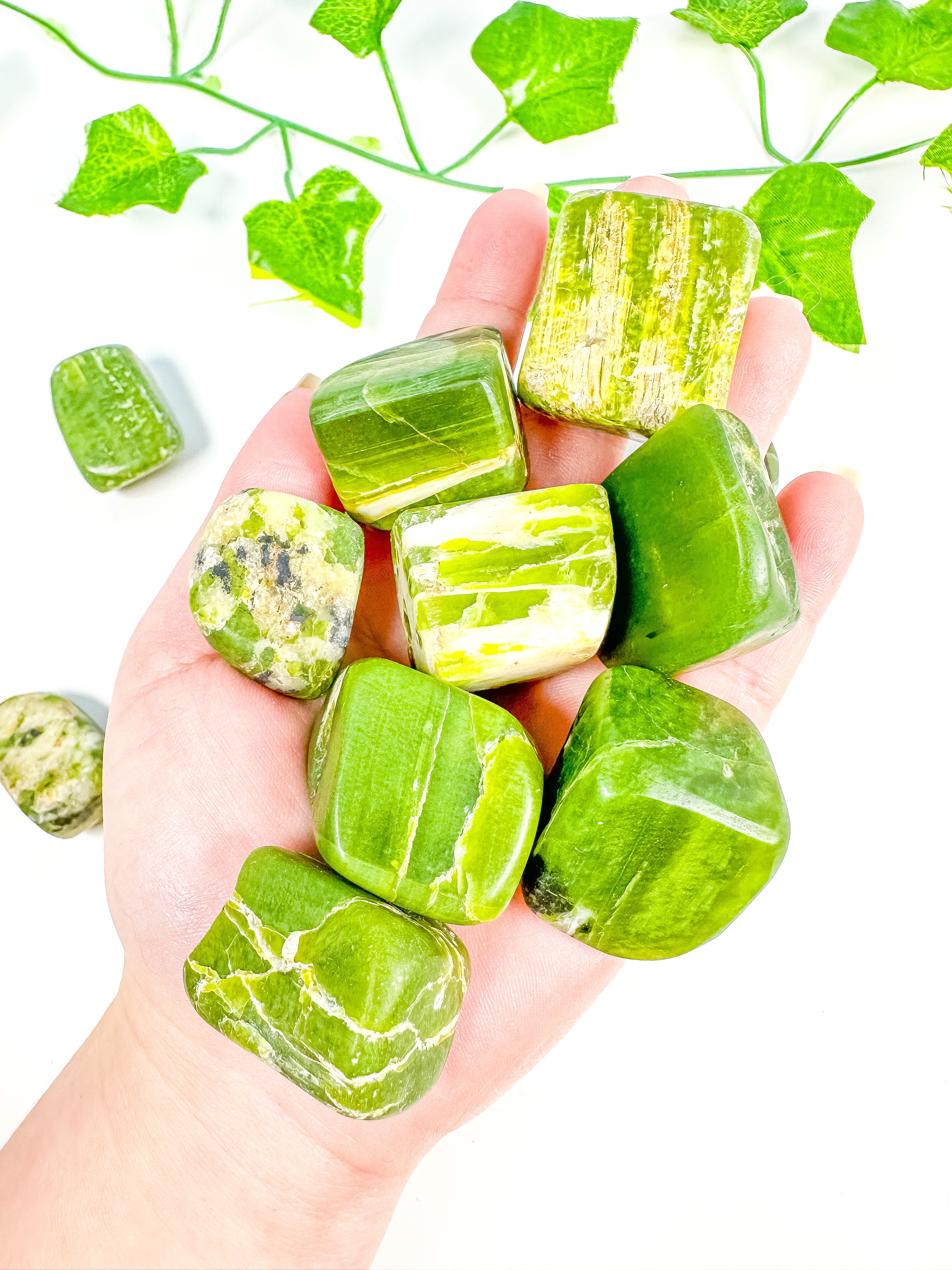 Tremolite Tumbled Stones – koraandky